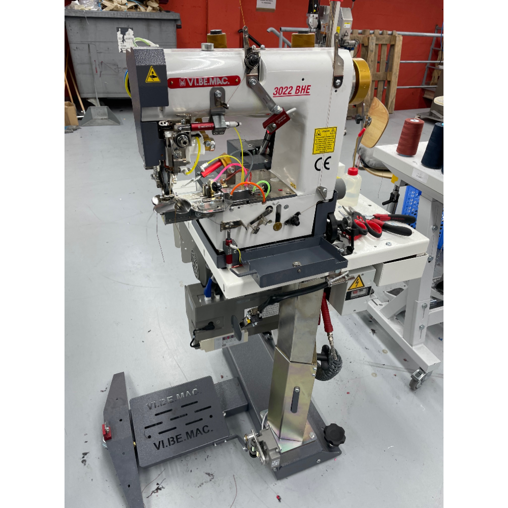 Automate d’ourleuse à point de chaînette VI.BE.MAC 3022BHE