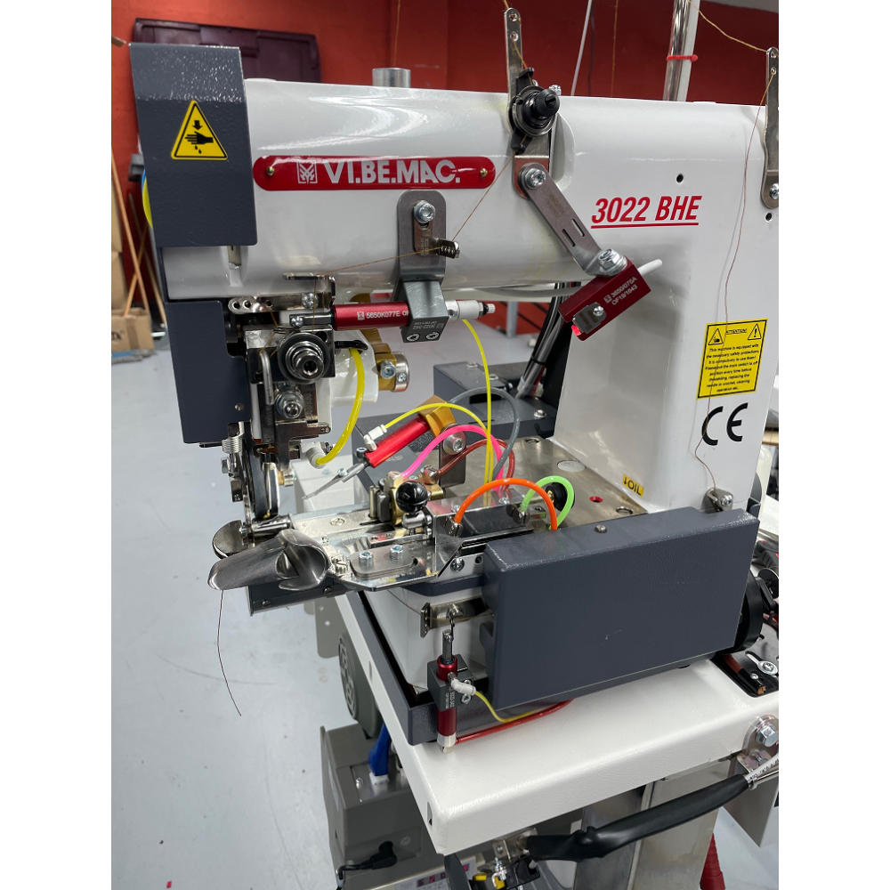 Automate d’ourleuse à point de chaînette VI.BE.MAC 3022BHE