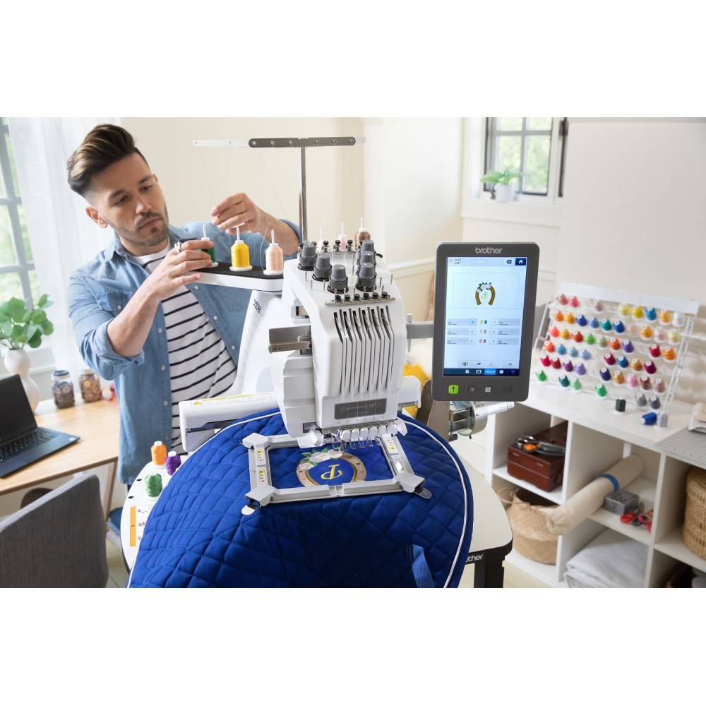 Brother PR680W Machine à broder 6 aiguilles